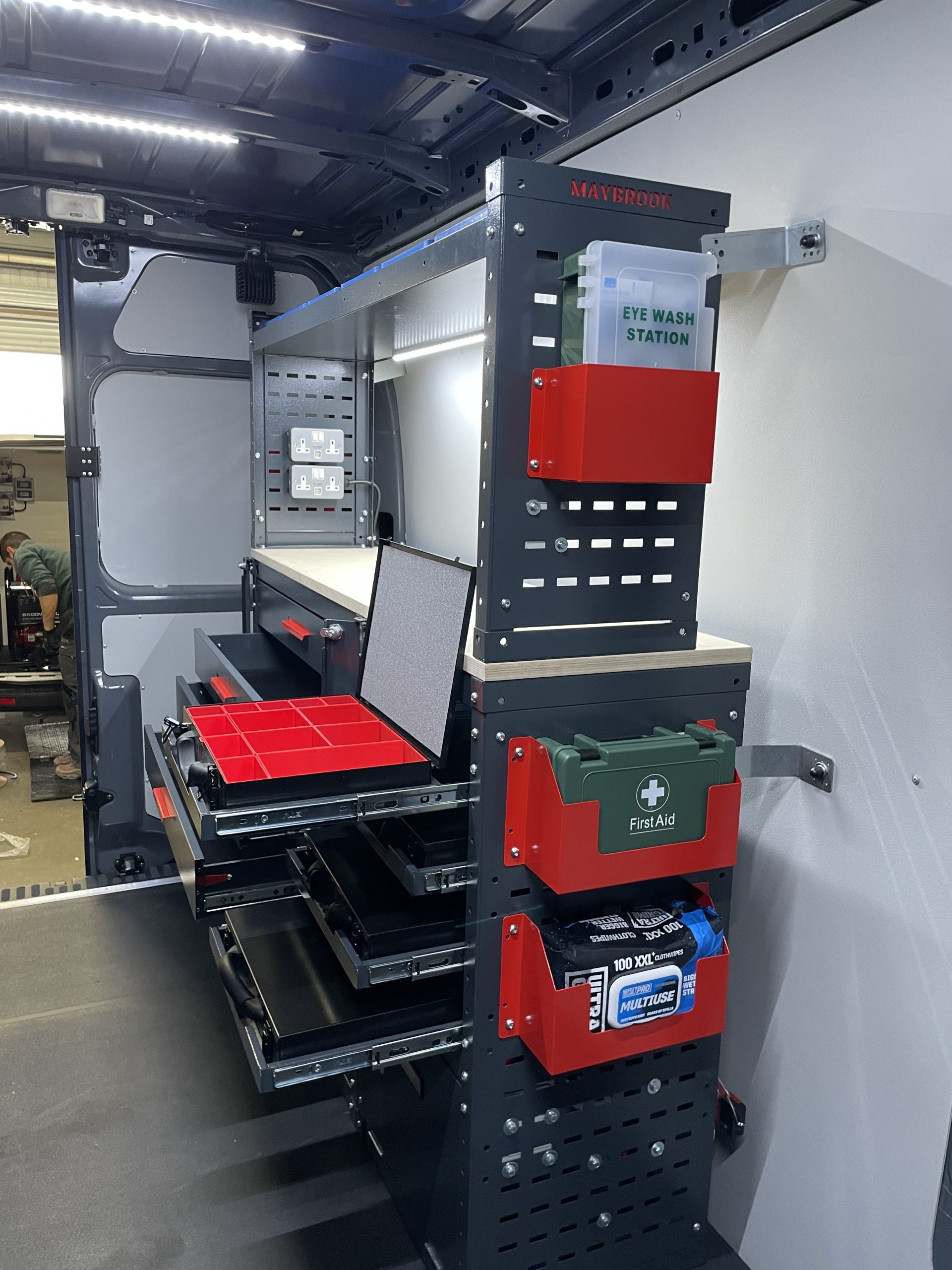 Mobile HGV Maintenance Van Conversion - SYNC VEHICLE SYSTEMS