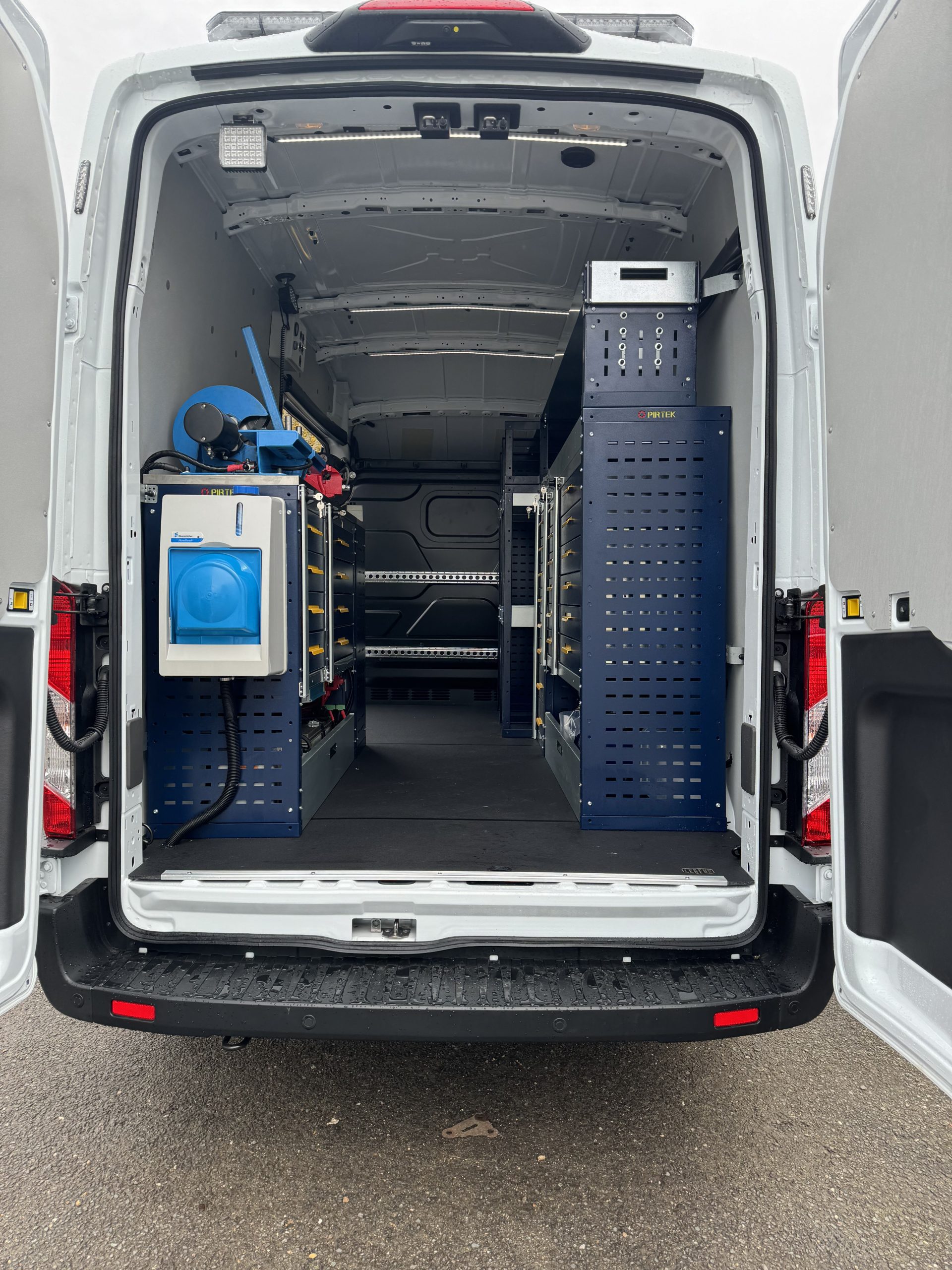 Hydraulic Hose Repair Van – Mobile Workshop - SYNC VEHICLE SYSTEMS